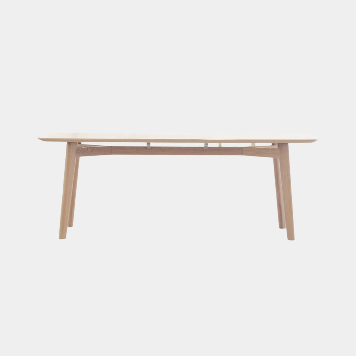 Nor Dining Table