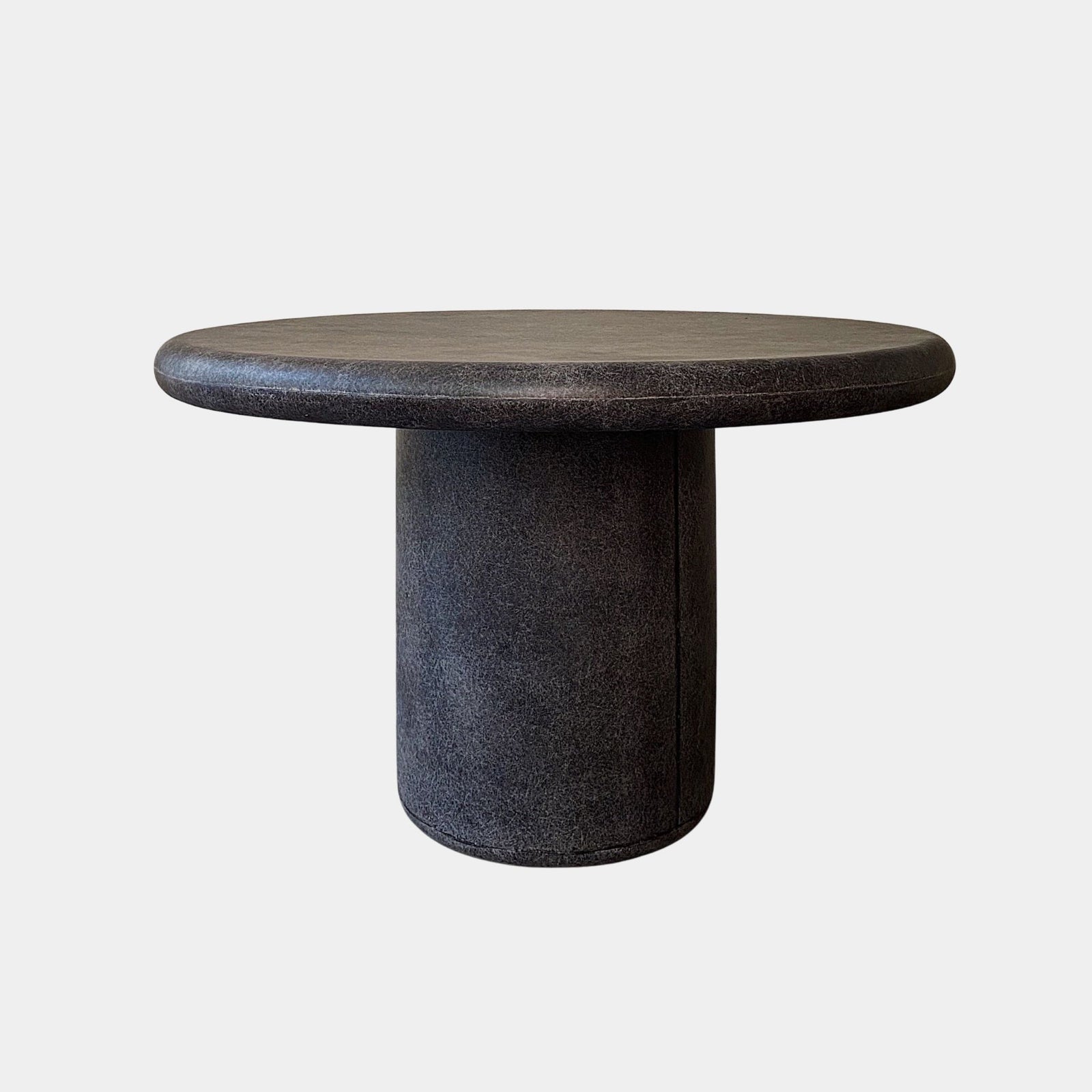 Kar Studio | Round Table