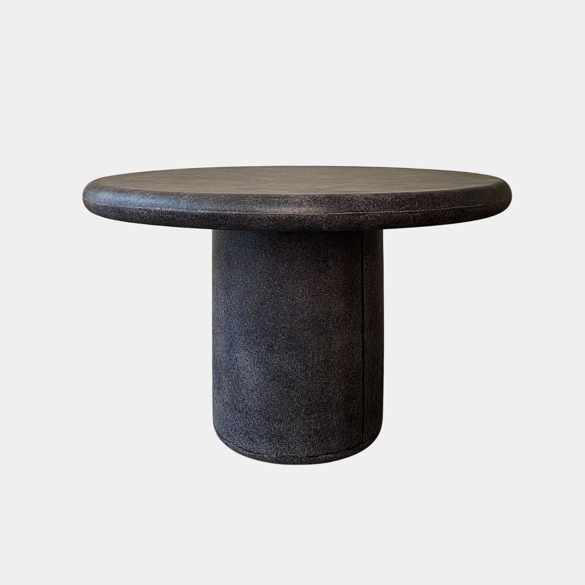 Kar Studio | Round Table